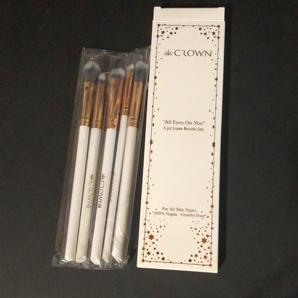 Crown | Makeup | Crown 5 Piece Brush Set | Poshmark